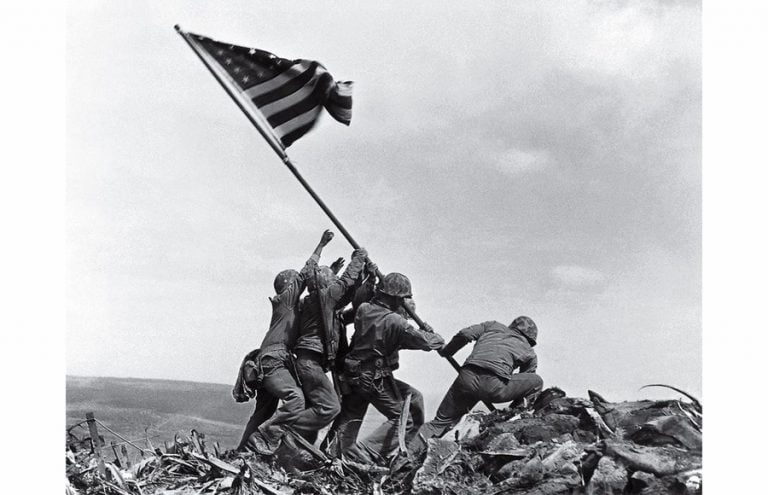 61 Famous Photos | Powerful Images That Made History