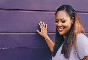 8 BEST Hand Poses for Natural Portrait Photography