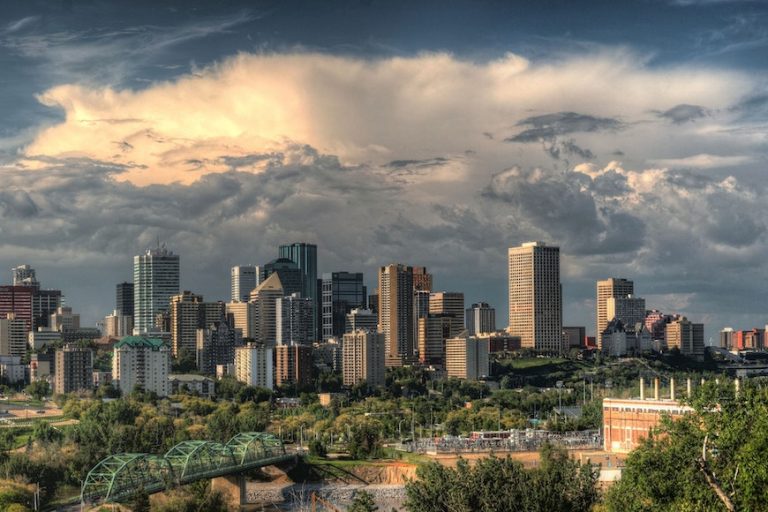 Cityscape Photography Tutorial (+ Examples & Settings)