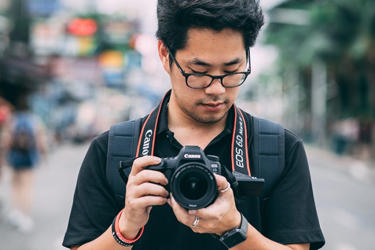 How to take a Picture of a Picture without Glare
