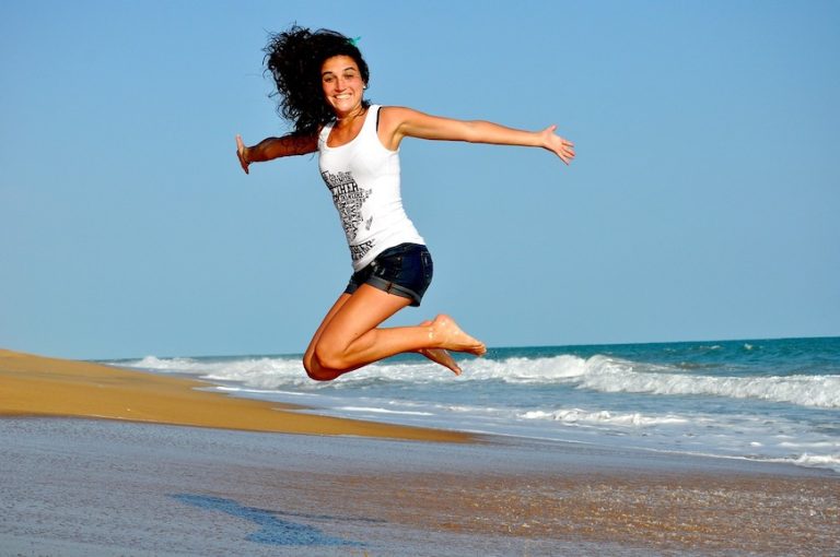 How to Get the Best Dating Profile Photo (Tips, Ideas & Examples)