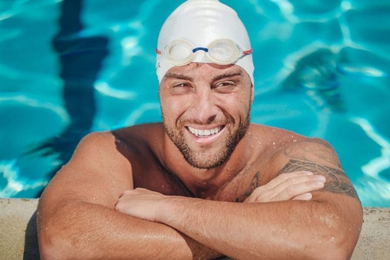 Swimming Photography Tips (+ Swim Team Photo Ideas)