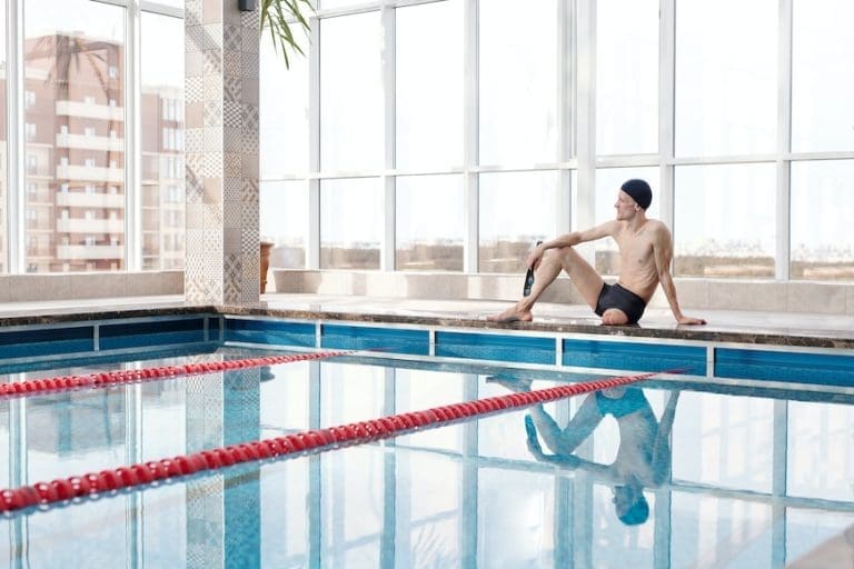 Swimming Photography Tips (+ Swim Team Photo Ideas)