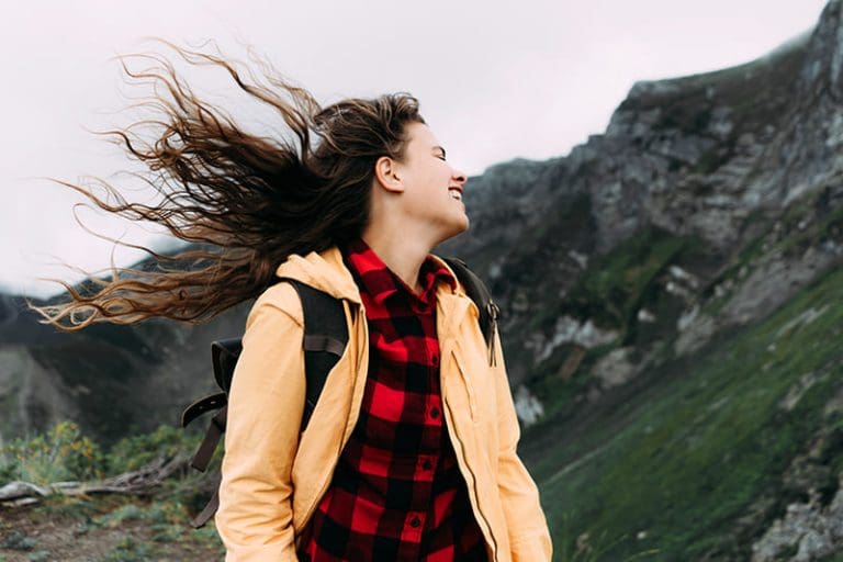 14 Photo Pose Ideas for the Most Engaging Travel Snaps