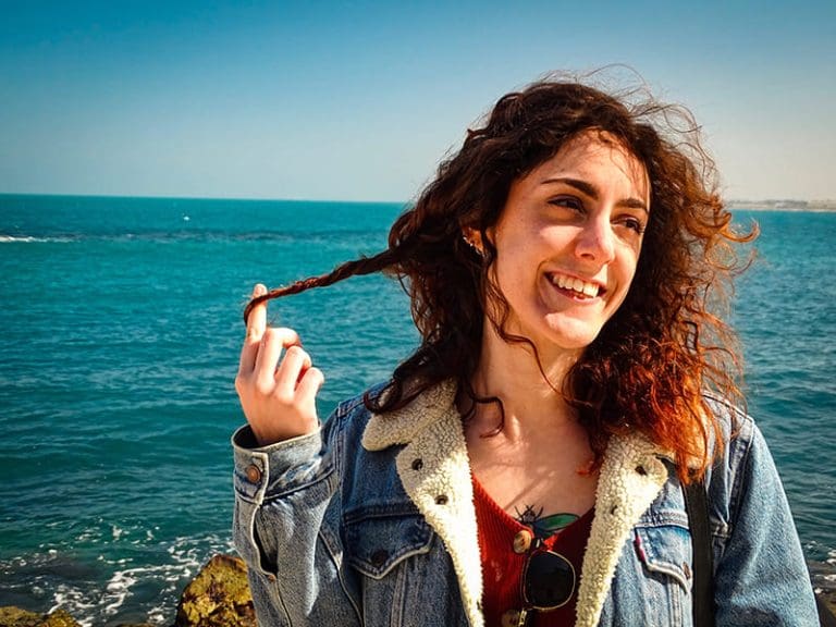 14 Photo Pose Ideas for the Most Engaging Travel Snaps