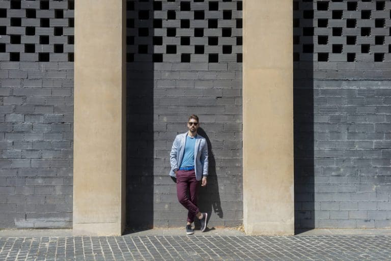 14 Photo Pose Ideas for the Most Engaging Travel Snaps