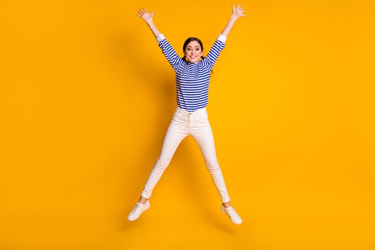Best Jumping Poses for Dynamic Photos + How to Shoot Them Like a Pro
