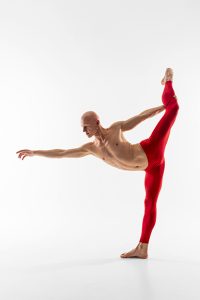 18 Contortionist Poses for Surreal Portraits