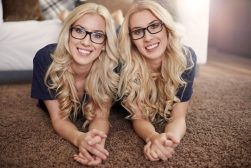 12 Twin Photo Poses That Work for All Ages